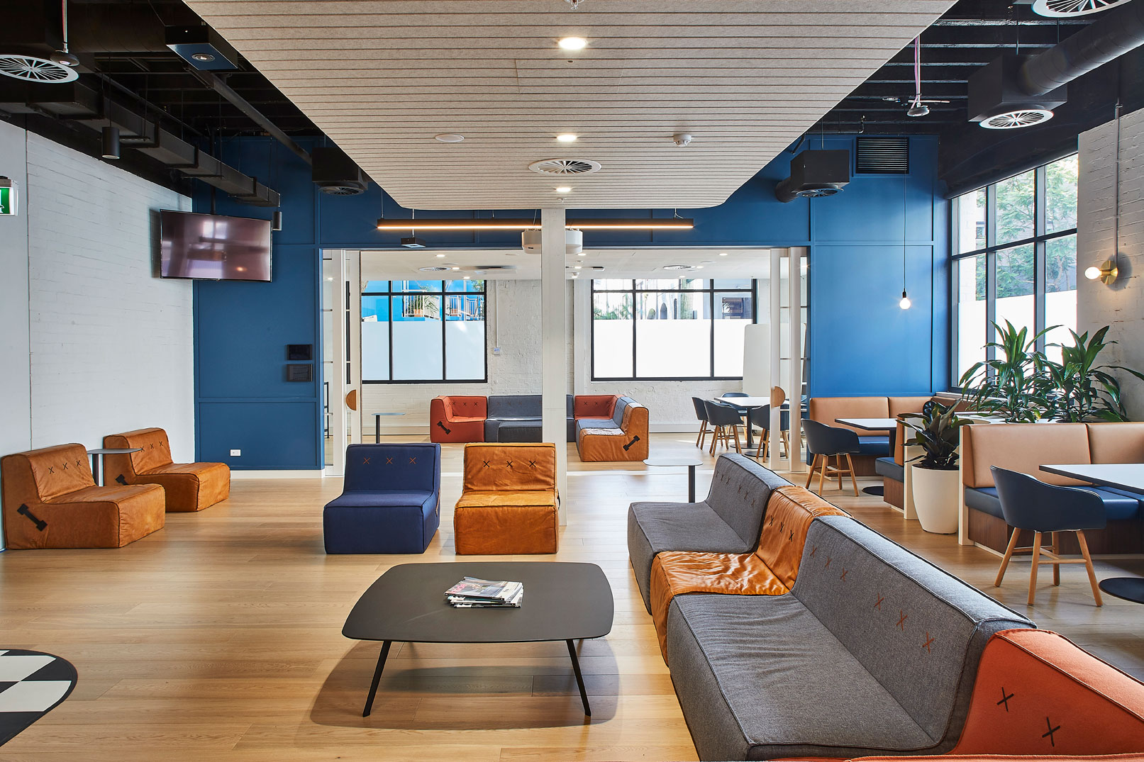 LPA Lighting UK & EMEA - LPA Lighting